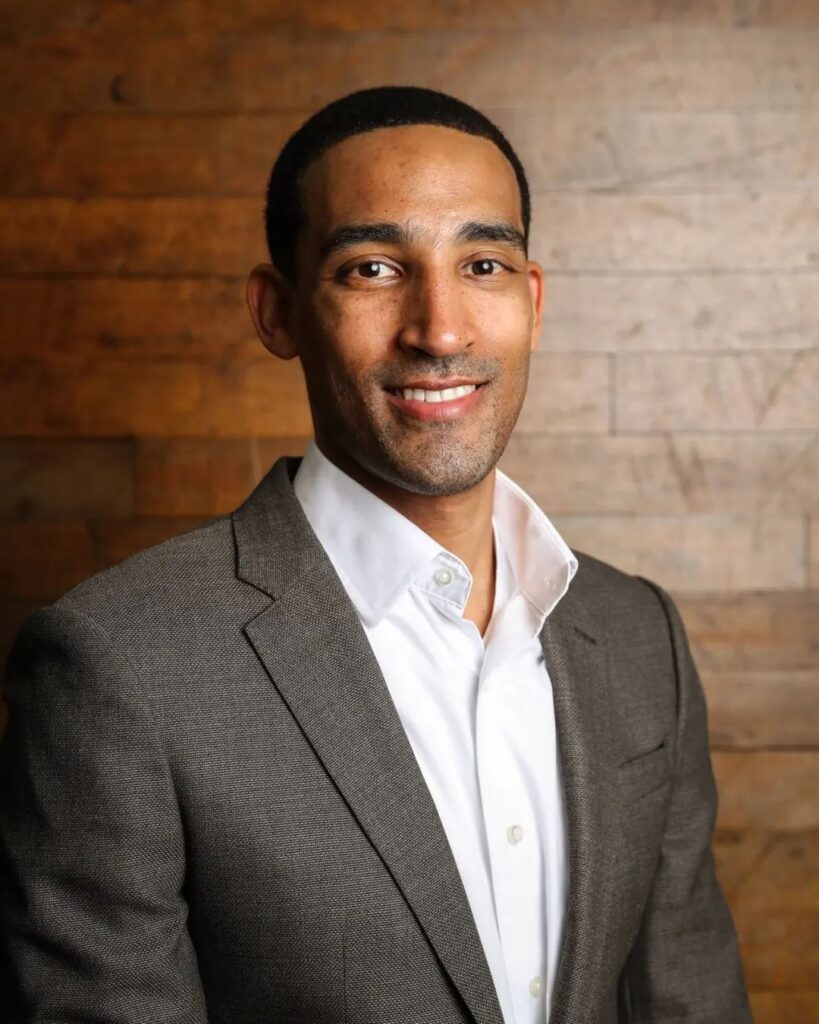 76人球馆幕后团队的主心骨—David Gould - 海华都市网